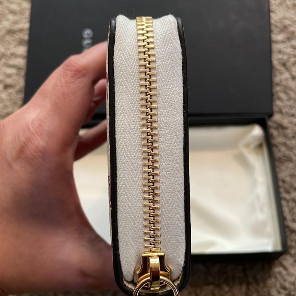 Like New Rare Gucci Berry Strawberry Cherry Interlock… - Gem